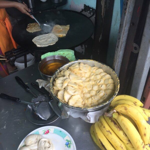 Thai Roti: Pan-Fried Crowd Pleaser - tasteofthailand.org