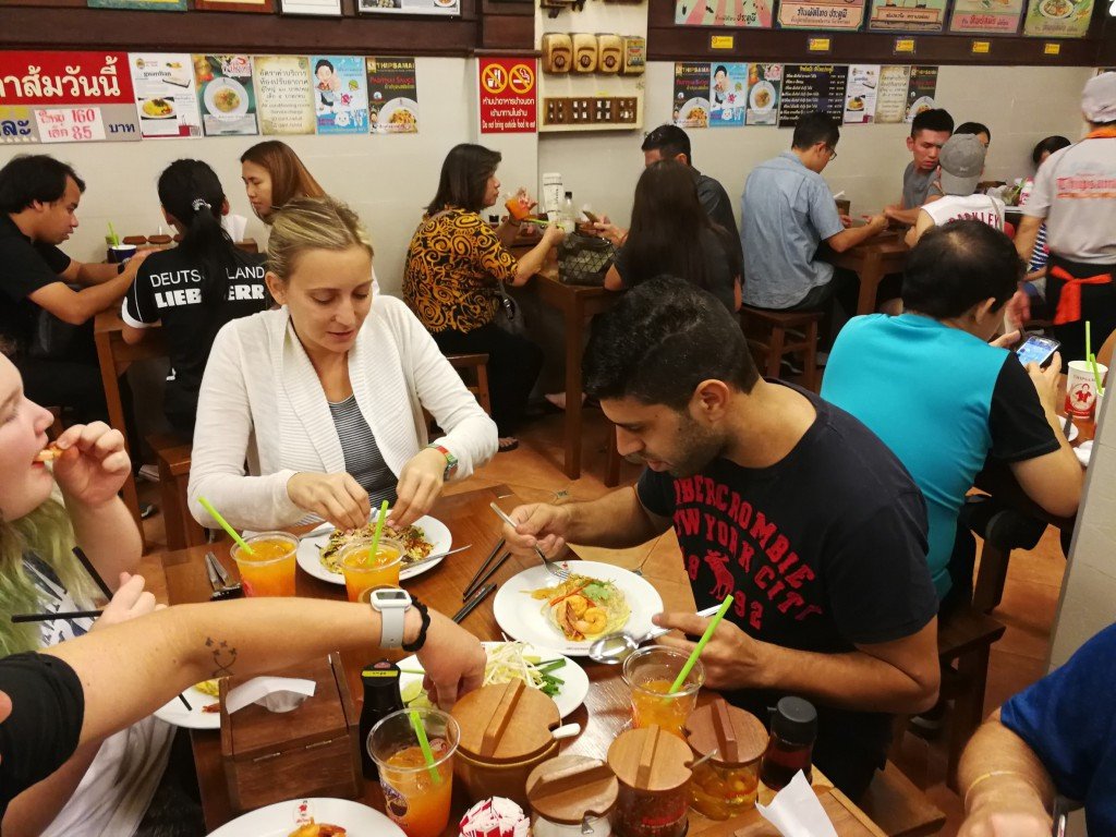 How to Eat Thai Food, Like a Thai! - tasteofthailand.org